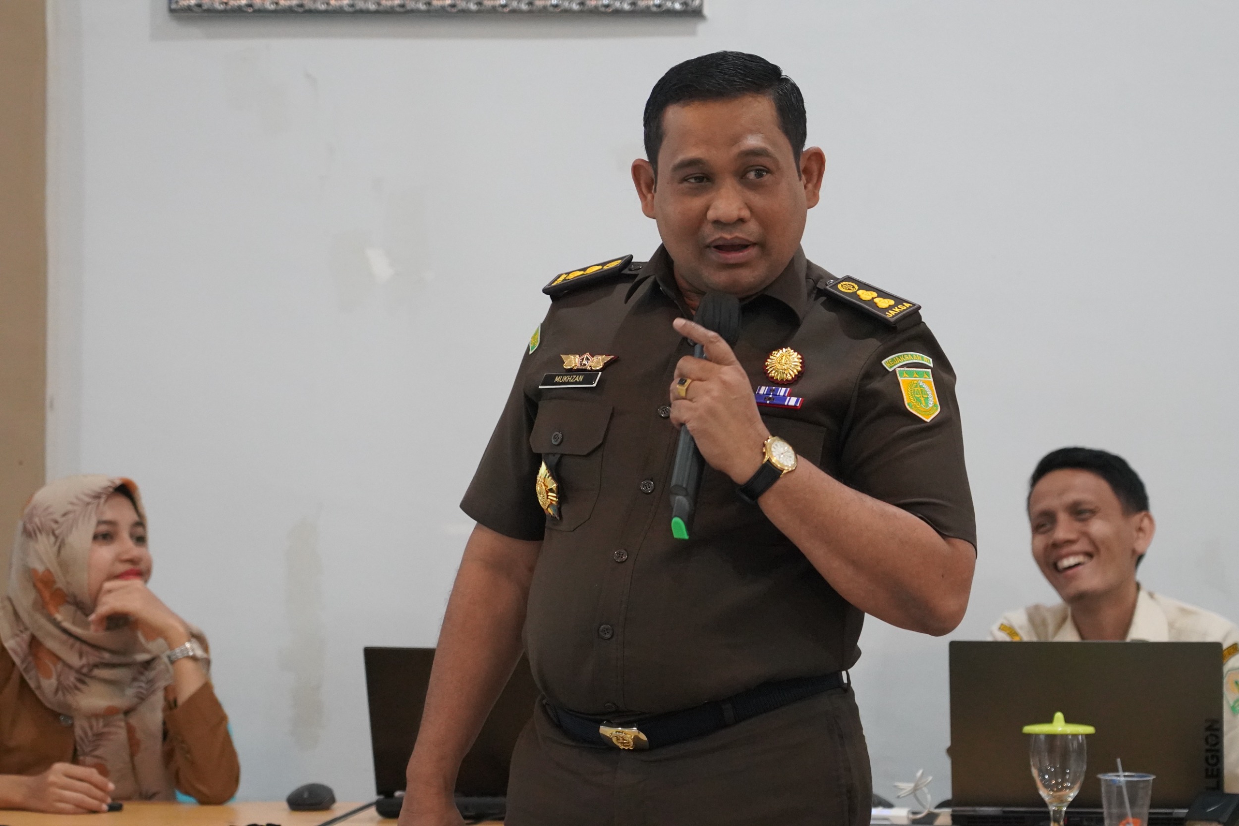 Kepala Dinas Pemberdayaan Masyarakat dan Gampong Aceh Dr.Ir. Zulkifli ...