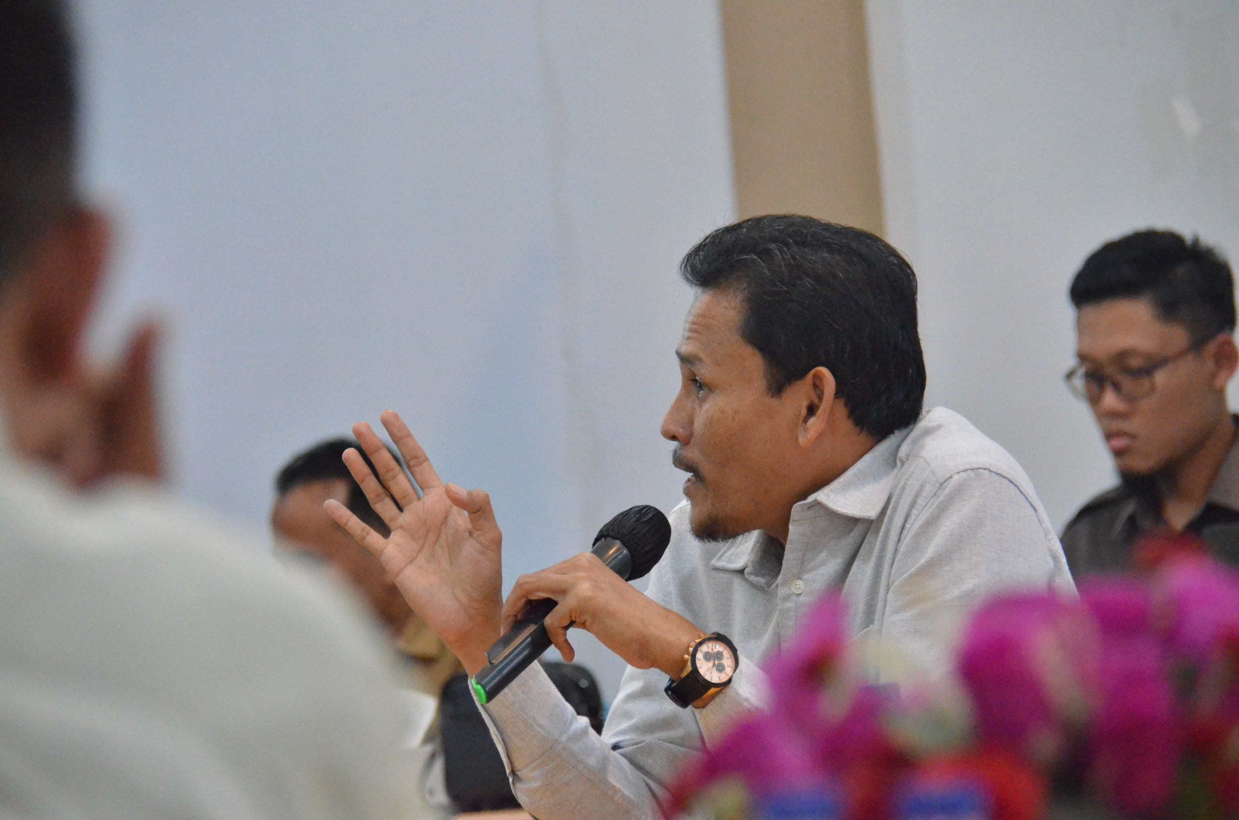 Kepala Dinas Pemberdayaan Masyarakat dan Gampong Aceh Dr.Ir. Zulkifli ...