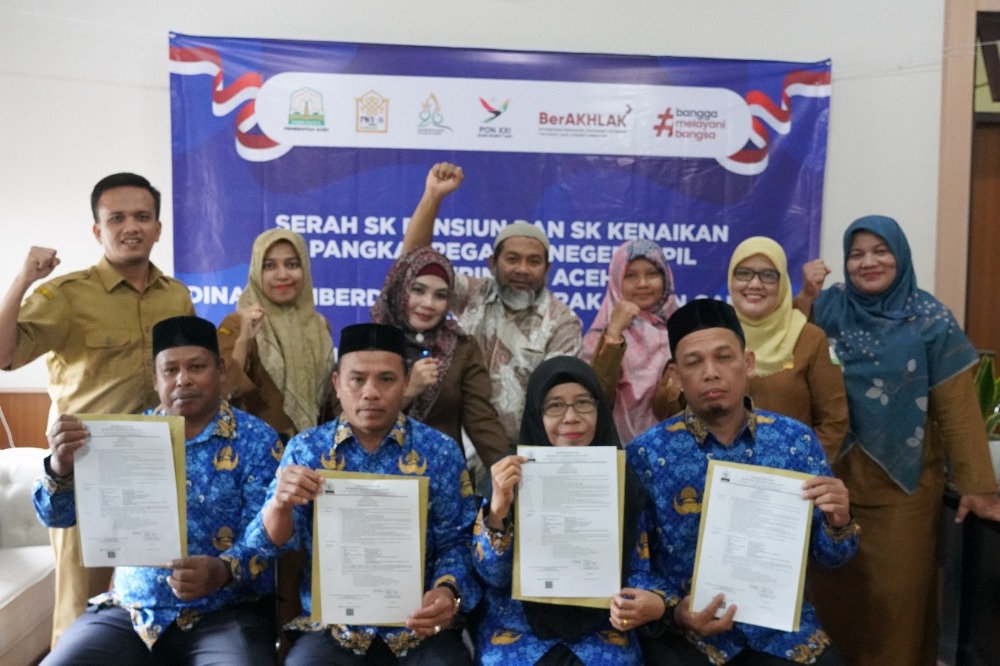 Hadir mendampingi Pj Gubernur dalam acara tersebut, Asisten Administrasi Umum Sekda Aceh ...